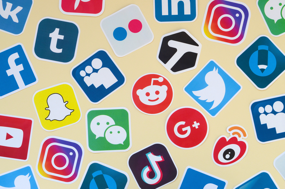 Bridging Reddit with Other Social Media Platforms - SU Social